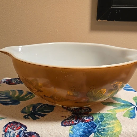 Pyrex | Kitchen | Vintage Pyrex Gold Mixing Bowl | Poshmark